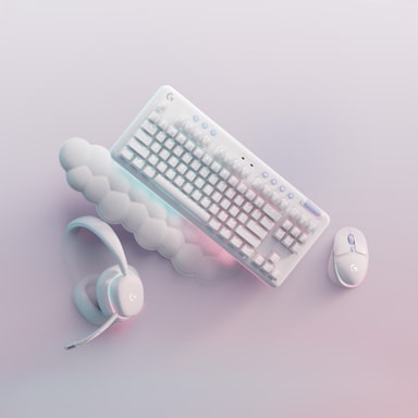 Logitech G G715 gaming keyboard (white) - Gigantti verkkokauppa